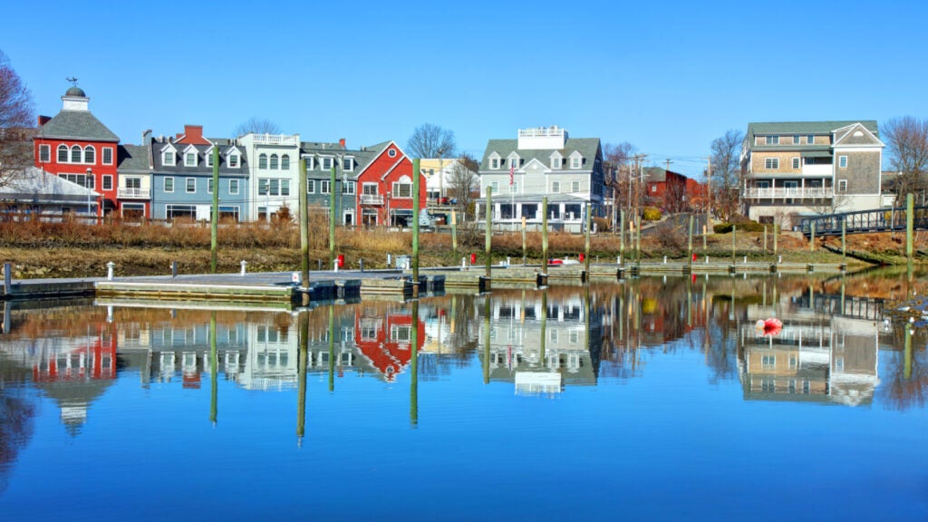 What Is A Flag Lot In Real Estate? | Bankrate